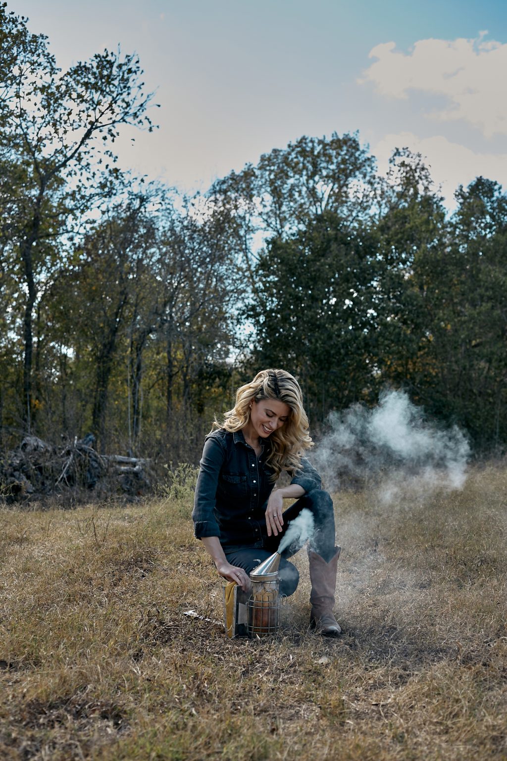 Erika Thompson, Queen Bee of Social Media's Beekeeping and Bee Removals ...